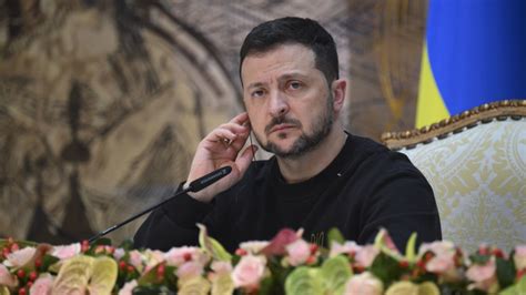 Зеленский подписал закон о снижении возраста мобилизации до 25 лет — РТ