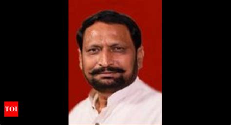 Laxman Savadi Former Deputy Cm Quits Bjp And Meets Congress Leader