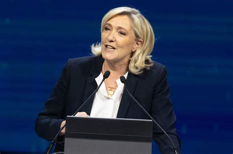 Je Croyais Que Cétait Aya Nakamura Le Dérapage De Marine Le Pen Sur