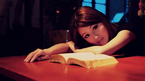 美しい十代の少女の写真の壁紙プレビュー