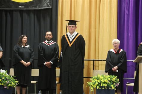 Fort Frances High School Grade 12 Grads Celebrate Their Big Day Fort