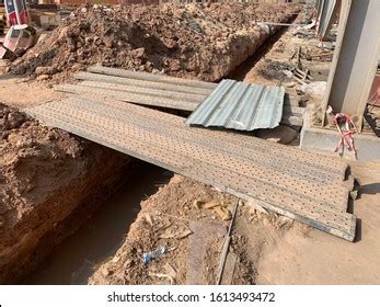7 Hundred Unsafe Scaffold Royalty Free Images Stock Photos Pictures