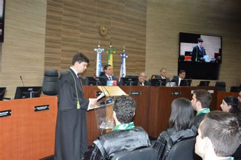 Jovem E Feminina Trf2 Empossa 24 Novos Juízes Federais Dos Quais 12