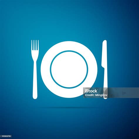접시 포크 및 칼 아이콘 파란색 배경에 고립 칼 붙이 기호입니다 레스토랑 로그인 하십시오입니다 평면 디자인입니다 벡터 일러스트