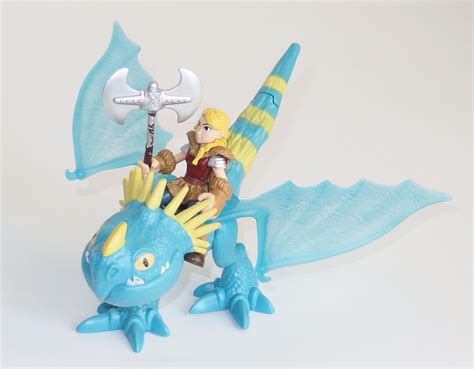 Astrid And Stormfly Sturmpfeil Dragons Drachenzähmen Riders Reiter Blau