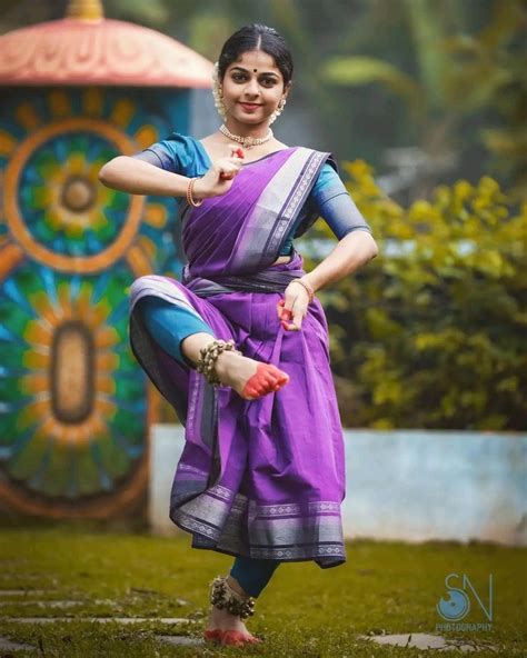Pin By Advait Rahimo On Indian Classical Dancer Bharatanatyam Poses