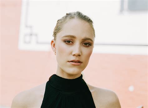 Maika Monroe Hot