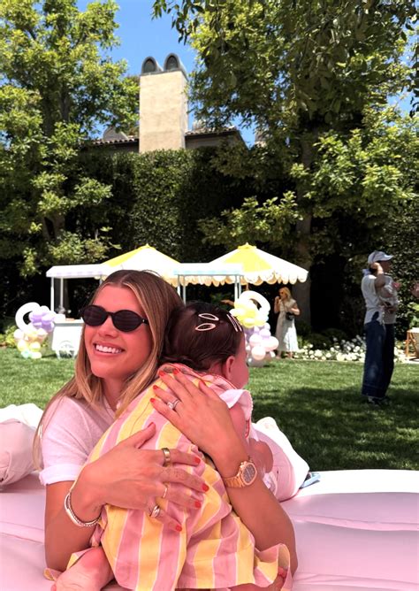 Sofia Richie Grainge Announces Second Pregnancy Showing Off Bump