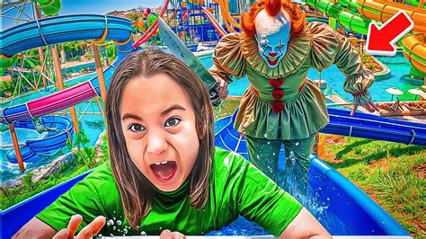 Horror Clown Verfolgt Mich Im Wasserrutschenpark Youtube