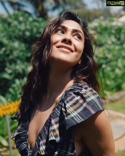 Mrunal Thakur Instagram Well Plaid Sheefajgilani Still Cant Get