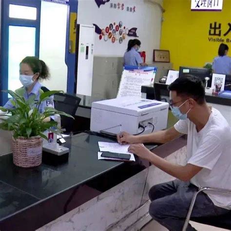 【疫情防控 常抓不懈】结束静态管理：我县政务窗口做到服务、防疫 “两不误”市民筠连县通告