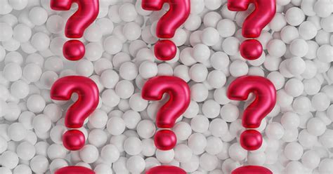하얀 공으로 둘러싸인 빨간 물음표 무리 사진 Unsplash의 의아해 이미지