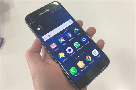 Samsung Galaxy S Review Sexy Curves And An Impressive Camera But There S One Major Catch