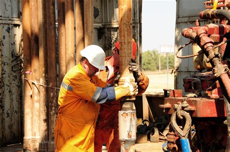 3 High Yield Energy Stocks That Are Gushing Gobs Of Free Cash Flow