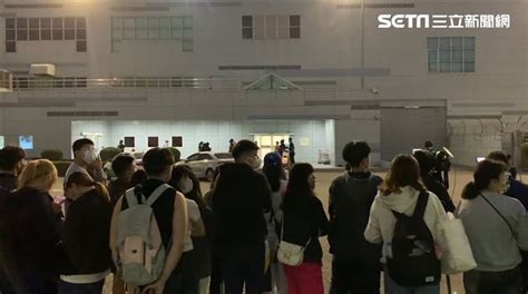捨不得blackpink離開！blink守小港機場送機：看完演唱會睡不著就來了 娛樂星聞