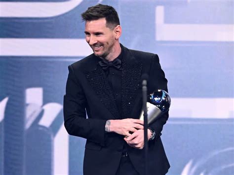 Messi Wins Fifa Award লিওই সেরা এমবাপে বেঞ্জেমাকে টপকে ফিফার সেরা