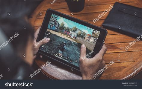 Man Playing Pubg Images Stock Photos Vectors Shutterstock