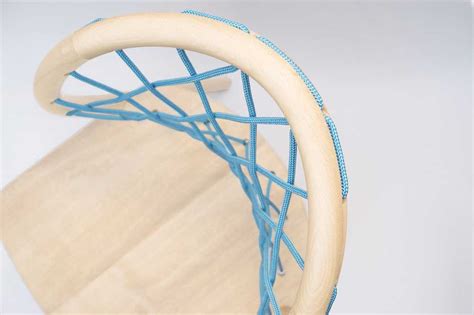 Paraboloid Confort Y Estética Para Una Silla De Diseño