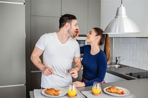 15 Perfectly Romantic Morning Habits To Create A Strong Bond With Your