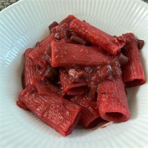 Sunmi Choi 마크로비오틱 비트and당근으로 만든 파스타소스는 신기하게도 토마토맛이 난다 통밀펜네로 했을땐 맛없다고 하더니 흰밀 리가토니로 해드렸더니 소스맛있다고😫