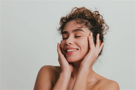 Skin Cycling 101 Routine Benefits And More Hum Nutrition Blog