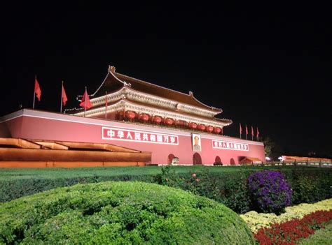 【携程攻略】北京天安门广场景点 这次去了两次，一次是晚上看的夜景，一次是白天。说实话，天安门是多…
