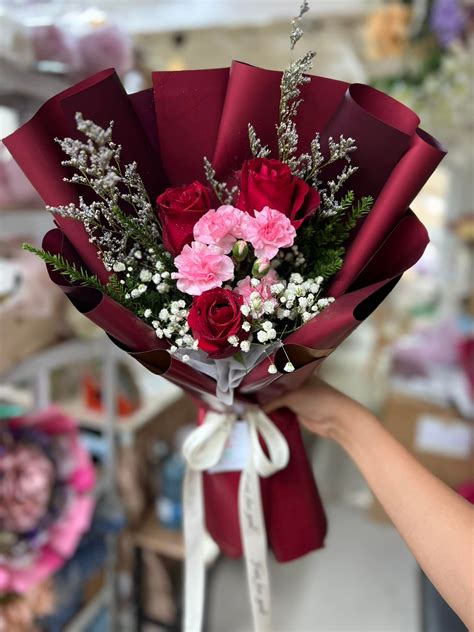 ช่อเปล่า กุหลาบ ทิวลิป ลิลลี่ ออกทุกรายการ ทุกสีเลยค้าบบ 🙏🏻🙏🏻 กราบทุกออเดอร์จ้า 🌤ร้านอยู่ฝั่ง