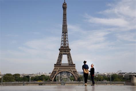 Steps From Eiffel Towers Original Staircase Sell For €274 000 At Auction