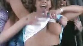 Gostosas Mostrando Os Seios Em Publico Cnn Amador