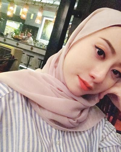 Awek Tudung Tumbex