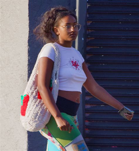 Sasha Obama Braless In Crop Top Photos Not Wearing A Bra Life And Style