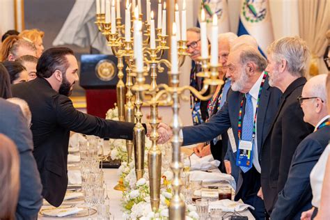 Magnate Mexicano Carlos Slim Y Otros Empresarios Participan En Un