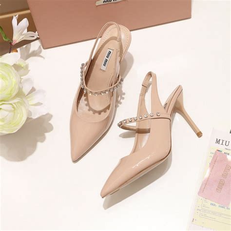 Туфли Miu Miu купить с доставкой по выгодным ценам в интернет магазине Ozon 1345012146