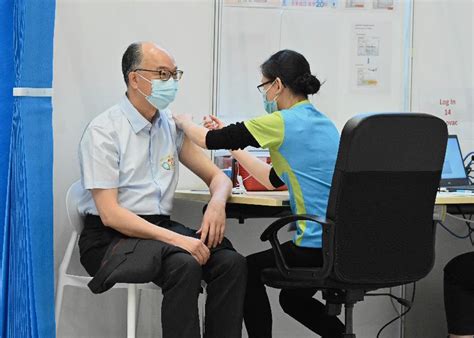 行政長官呼籲市民踴躍接種新冠疫苗（附圖／短片）