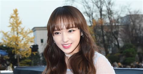 우주소녀 성소 청순한 꽃미소