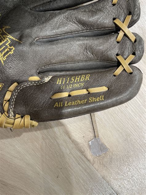 Used Rawlings Highlight Series Right Hand Throw Outfield Baseball Glove