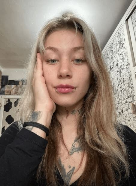 An Innocent Girl Takes A Selfie Rselfieheaven