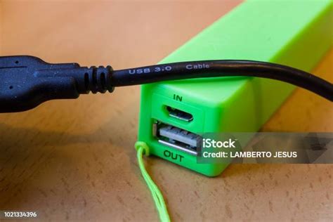 Usb 30 케이블 Hdd 외장 하드 드라이브 및 전원 은행 0명에 대한 스톡 사진 및 기타 이미지 0명 Usb 케이블