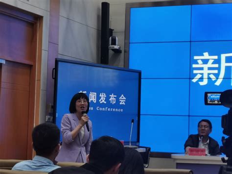 2023年春季中青一班举行模拟新闻发布会实战演练