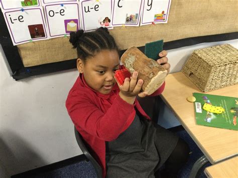 Year 1 Class 4 Science Sorting Materials St Bartholomews C Of E Primary School