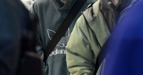 [사진]스트레이키즈 현진 편안한 차림으로 귀국 조선일보