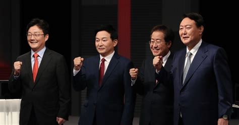 진중권 윤석열 토론 많이 늘어 홍준표는 술 취한 할아버지 같다
