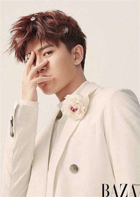 男星邓嘉伦精彩绝伦