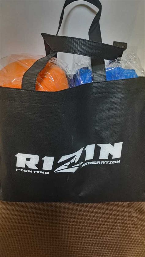 【未使用】rizin 33 Vip特典 Yogibo Roll Dot Zipparoll パンフレットの落札情報詳細 ヤフオク落札価格