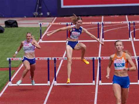 Veien til finalen for Amalie Iuel på 400 m hekk semifinale med tre