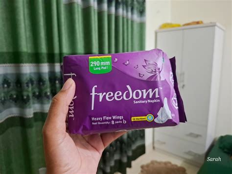 Sarah এইটা প্যাড বা স্যানিটারি ন্যাপকিন। ঋতুবতী মেয়েরা প্রতি মাসের ঋতুচক্রে এই ন্যাপকিন