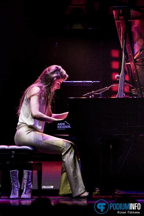 Foto Iris Hond In Paard Op Oktober Op Podiuminfo