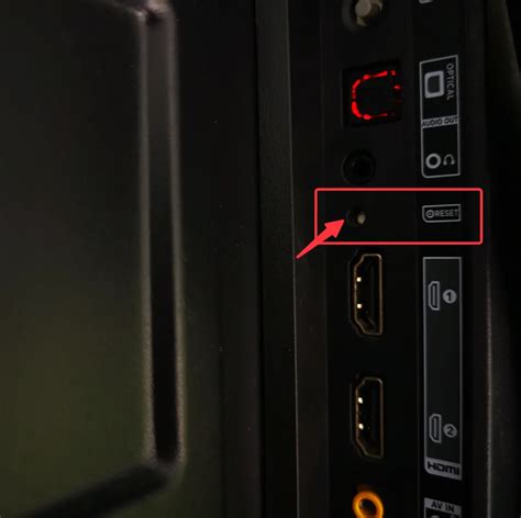 Como fazer a restauração de fábrica na TV TCL Roku sem o controle remoto