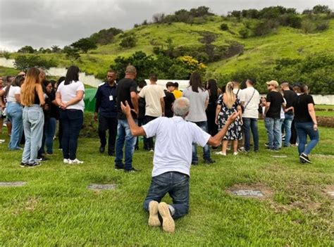 Viveu por um propósito diz capelão da PM em velório da PM Vaneza