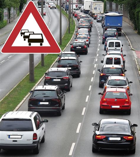 Travel Time Calculations For Traffic And Time Dependent Vehicle Routing